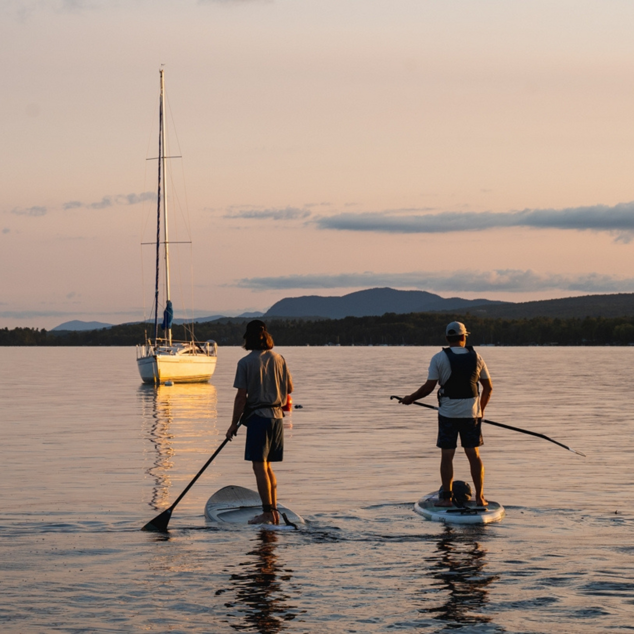 10 Romantic Date Ideas on a Paddle Board – Taiga Board