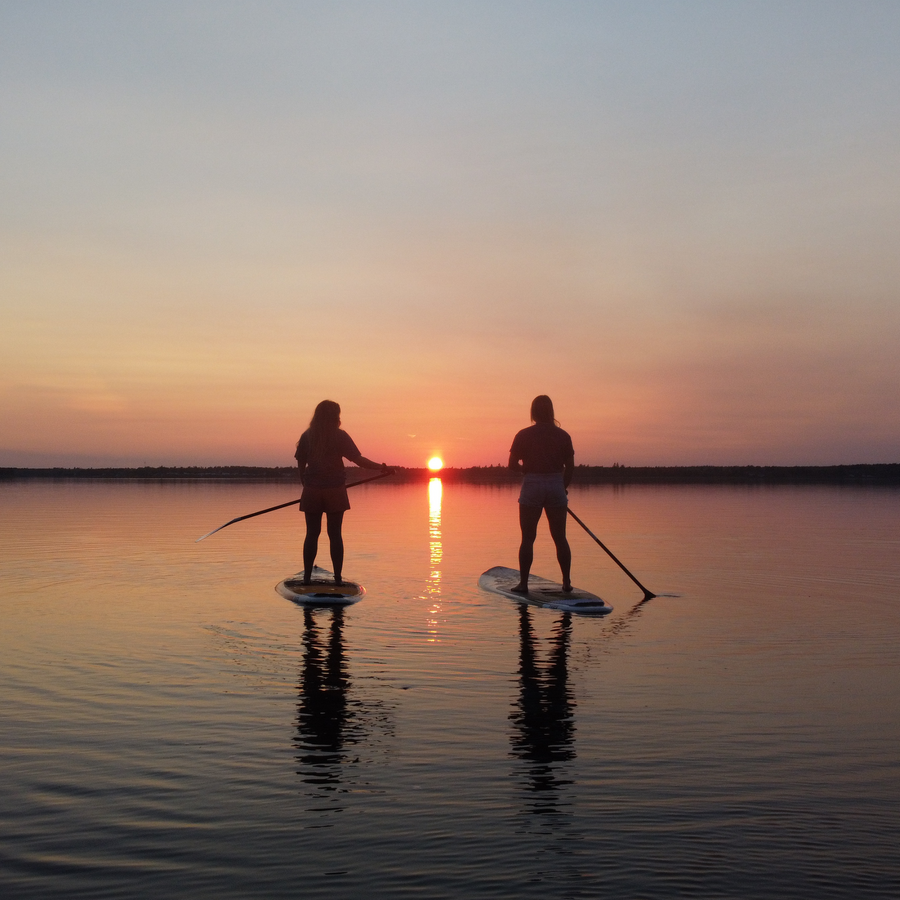 10 Romantic Date Ideas on a Paddle Board – Taiga Board
